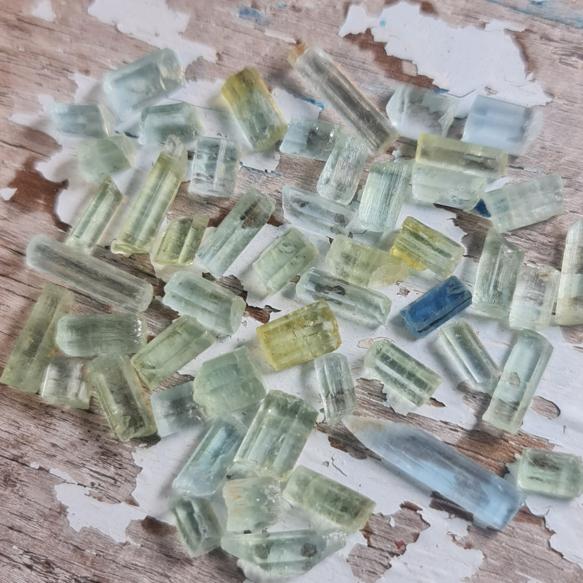 78ct Mixed Beryl Crystal Parcels . Lawson Gems . Gemstone Rough