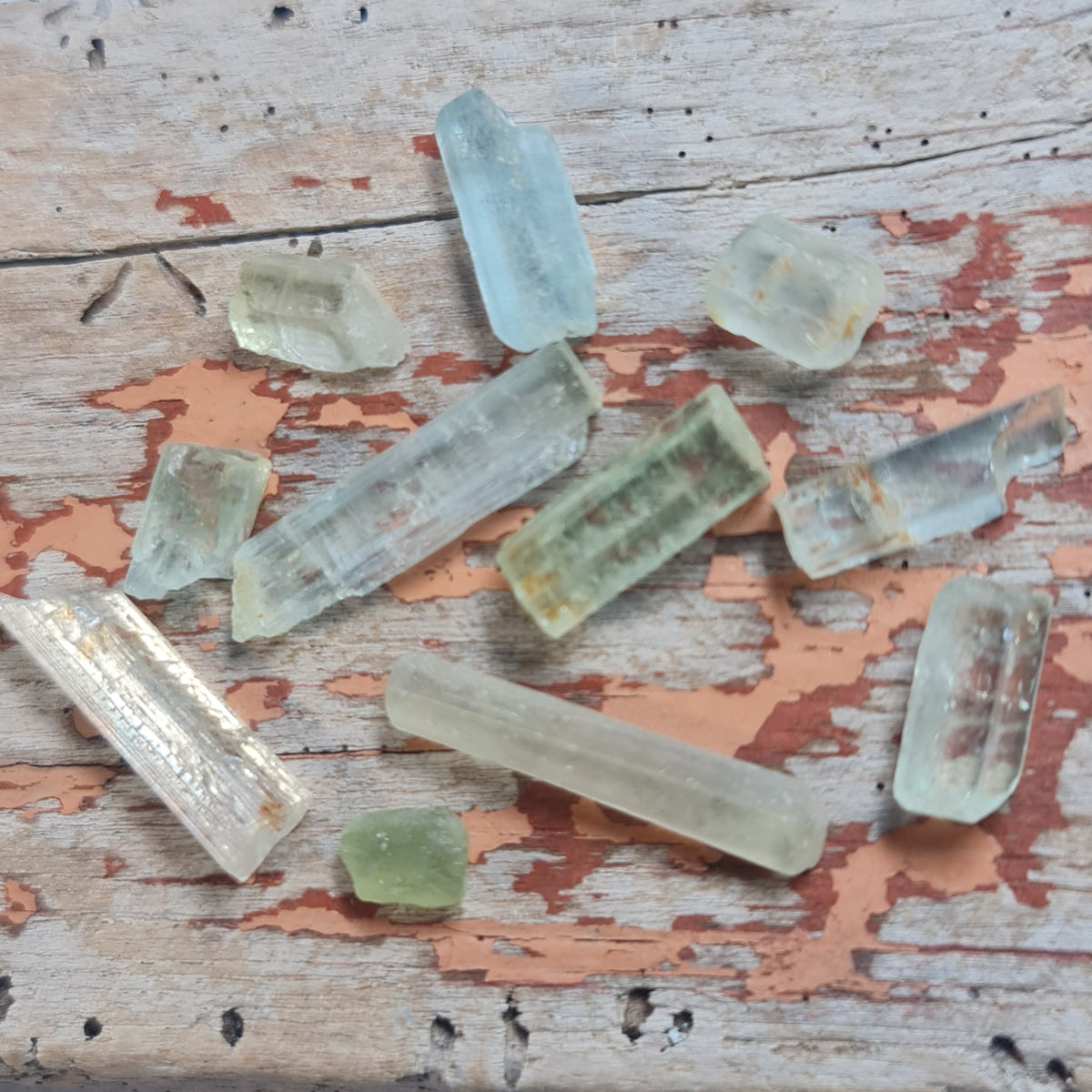 45ct Mixed Beryl Crystal Parcels . Lawson Gems . Gemstone Rough