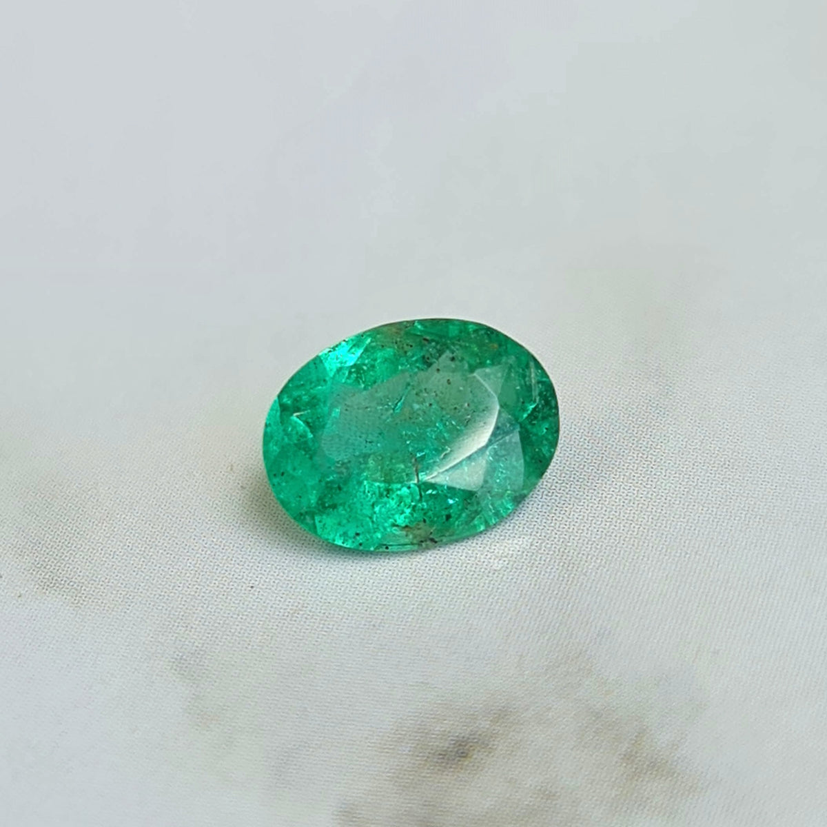 0.84ct Oval Cut Madagascar Emerald : Lawson Gems - Rough and Cut Gemstones