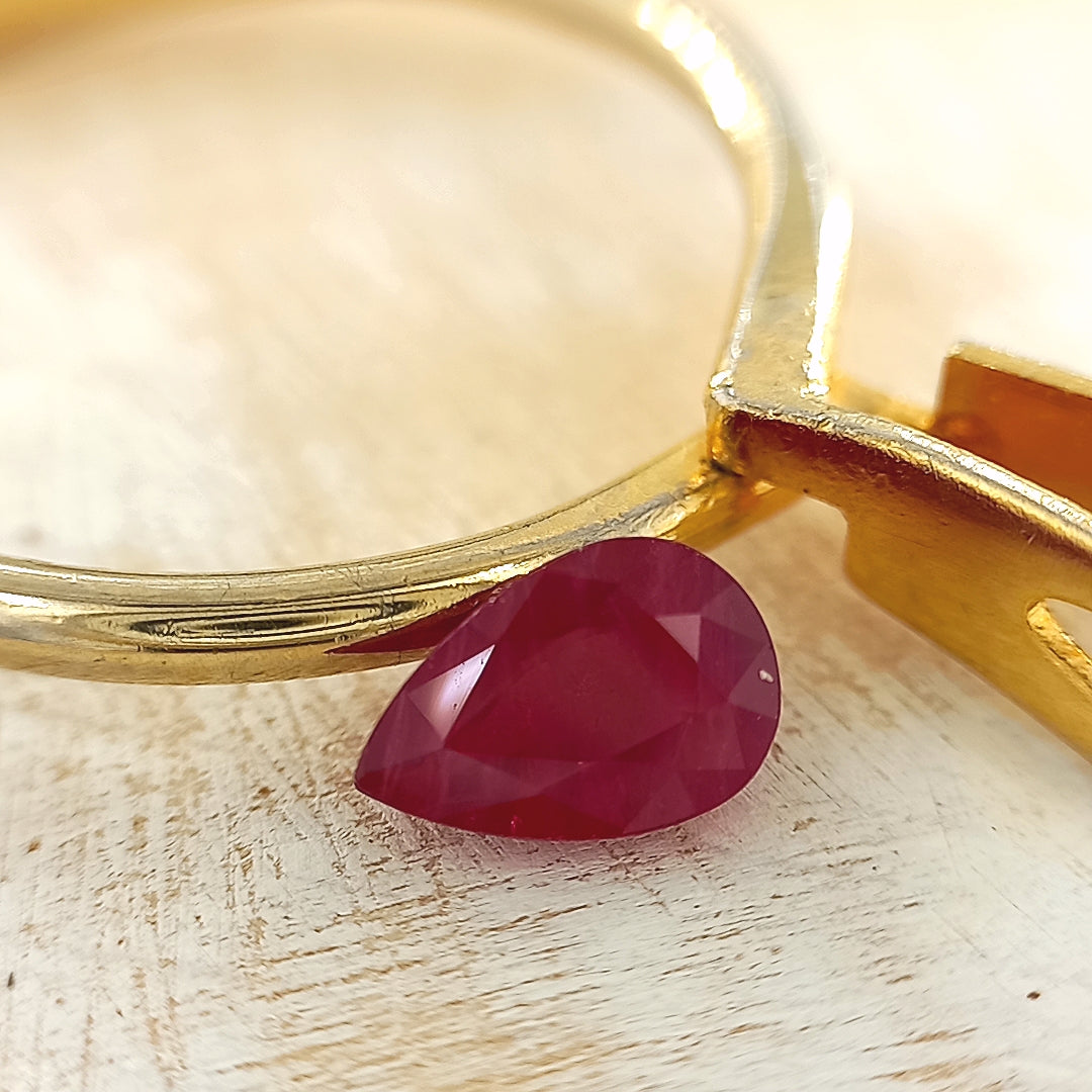 0.53ct Pear Cut Ruby : Lawson Gems - Rough and Cut Gemstones