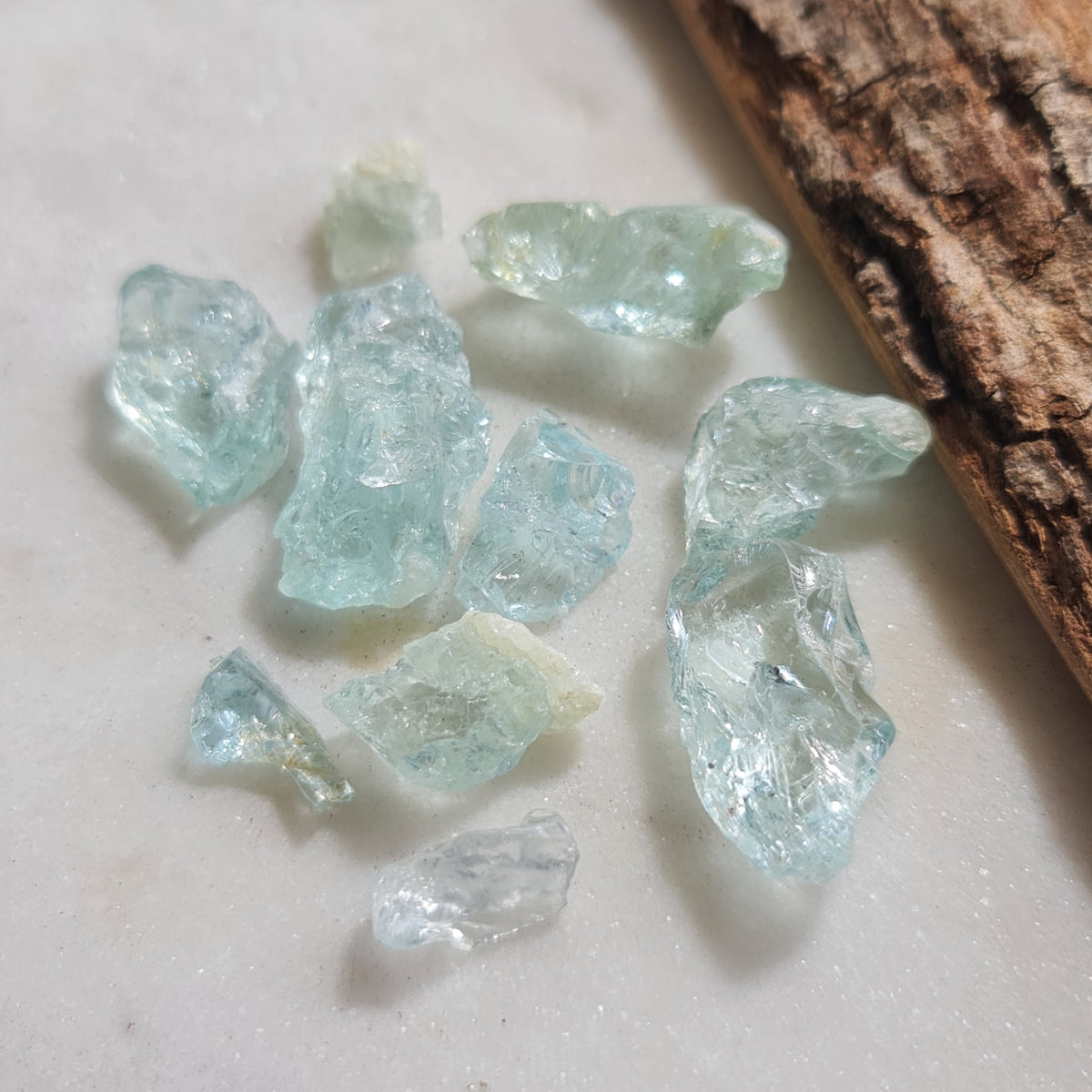 40ct Light Blue / Green Aquamarine Rough Parcel . Lawson Gems ...