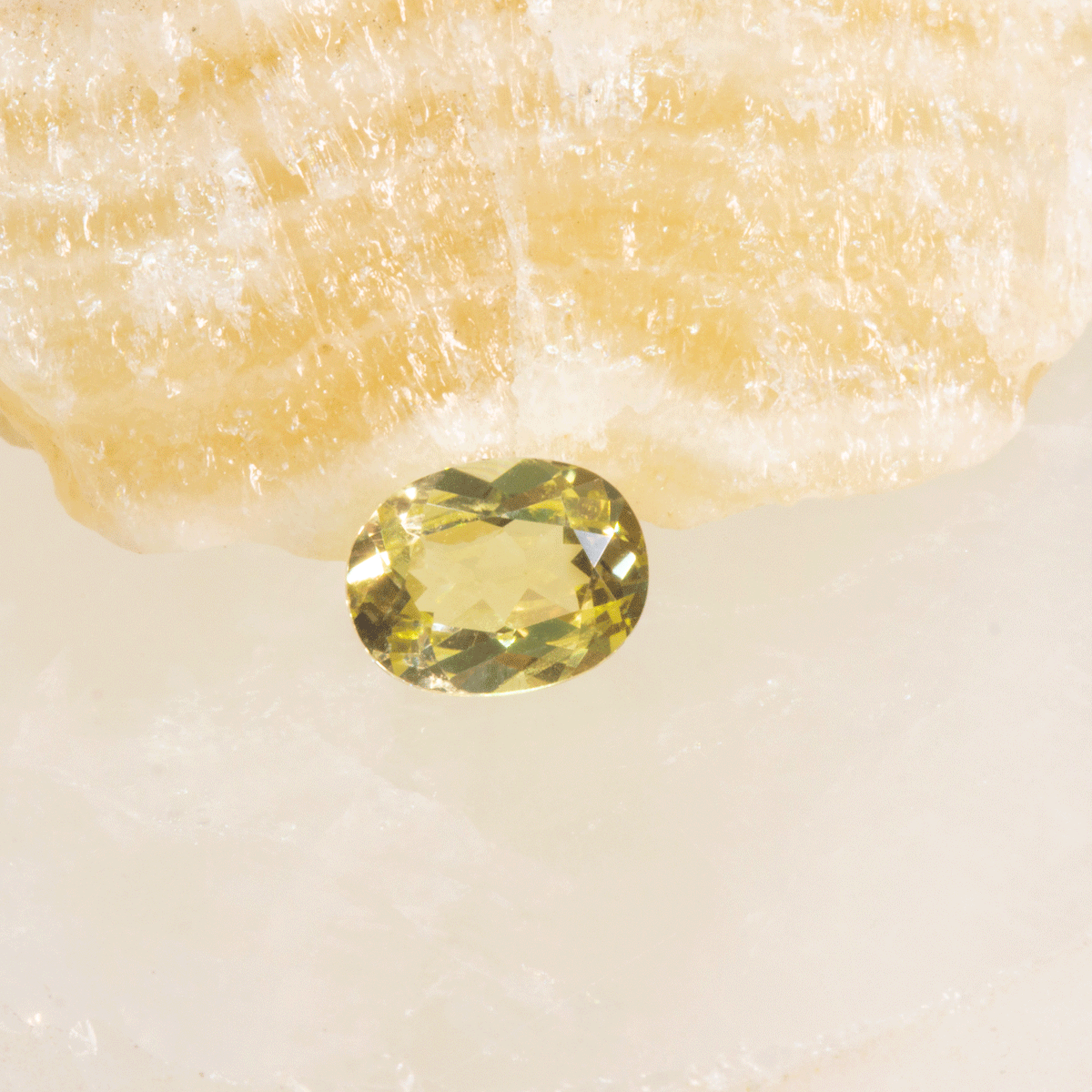.65ct Chrysoberyl Oval Cut, Yellow loose Gemstone for jewellery ...